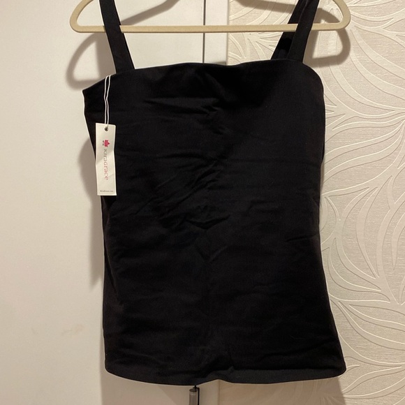 kira grace | Tops | Kira Grace Square Neck Athleticyoga Top With Shelf ...